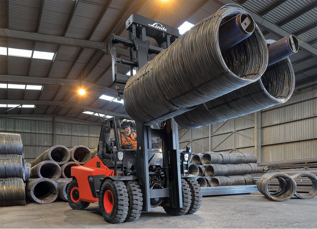 Linde - 1411 Series: HT Pneumatic Tire Trucks | Wolter Inc